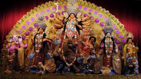 दुर्गा पूजा पर निबंध – Durga Puja Essay in Hindi 500+ Words
